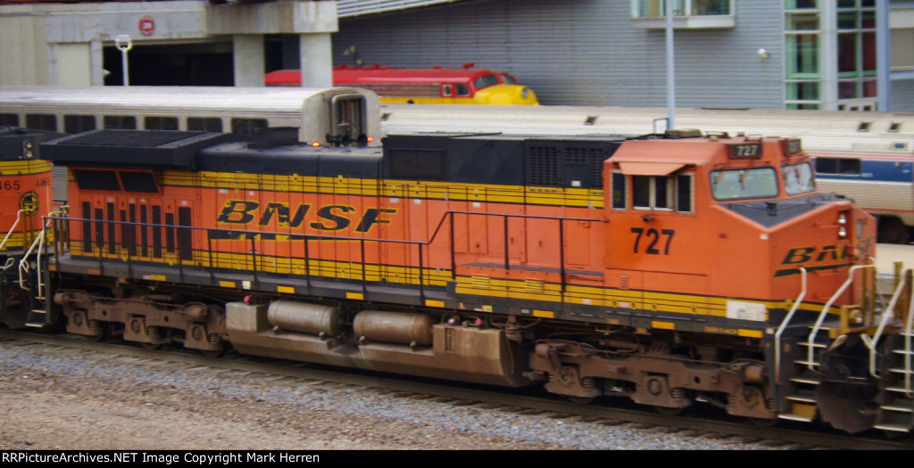 BNSF 727